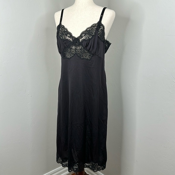Vintage | Intimates & Sleepwear | Vintage Shadowline Black Lace Trim ...